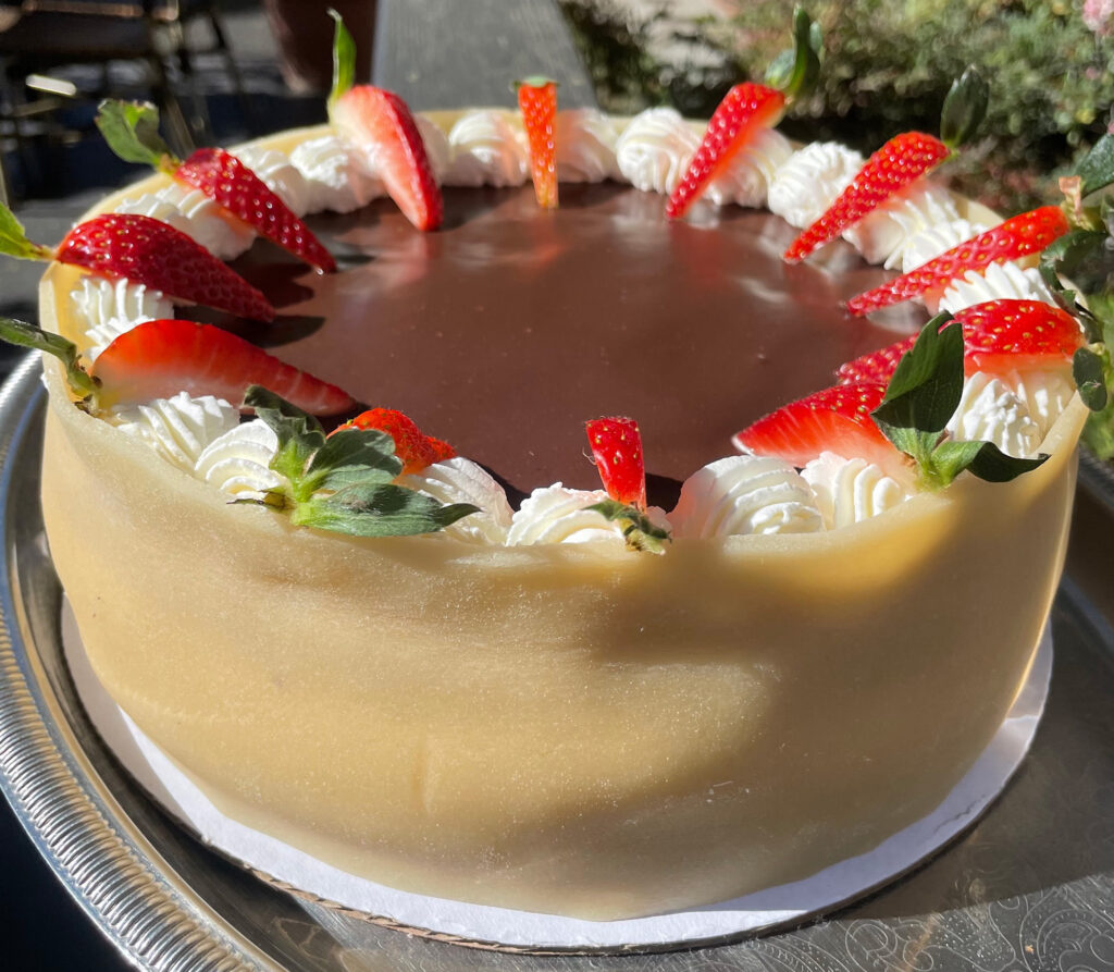 Othello Cake - Andersen’s Danish Bakery & Restaurant